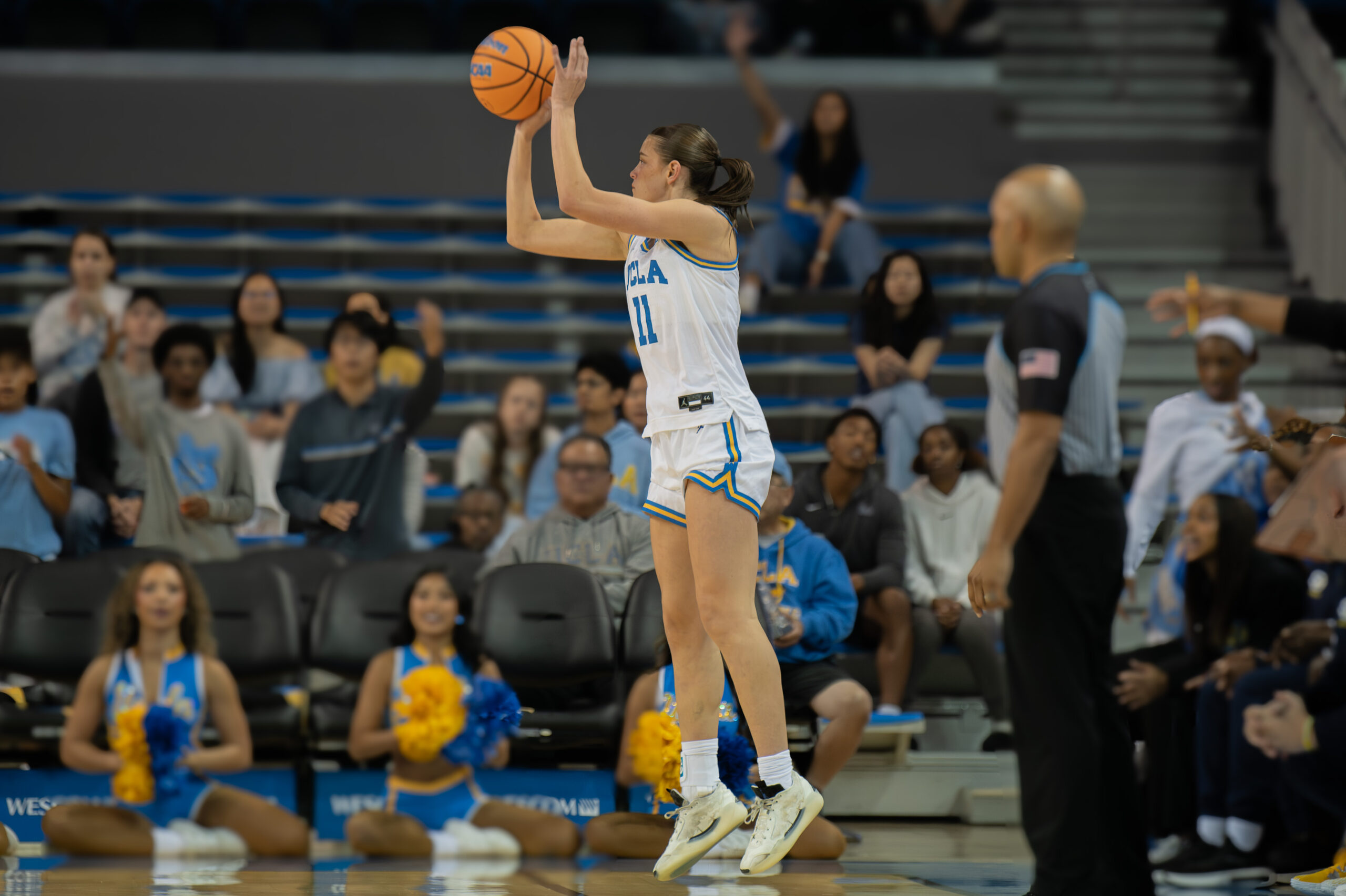 UCLA women’s basketball dominates Minnesota in 76–58 victory – BruinLife