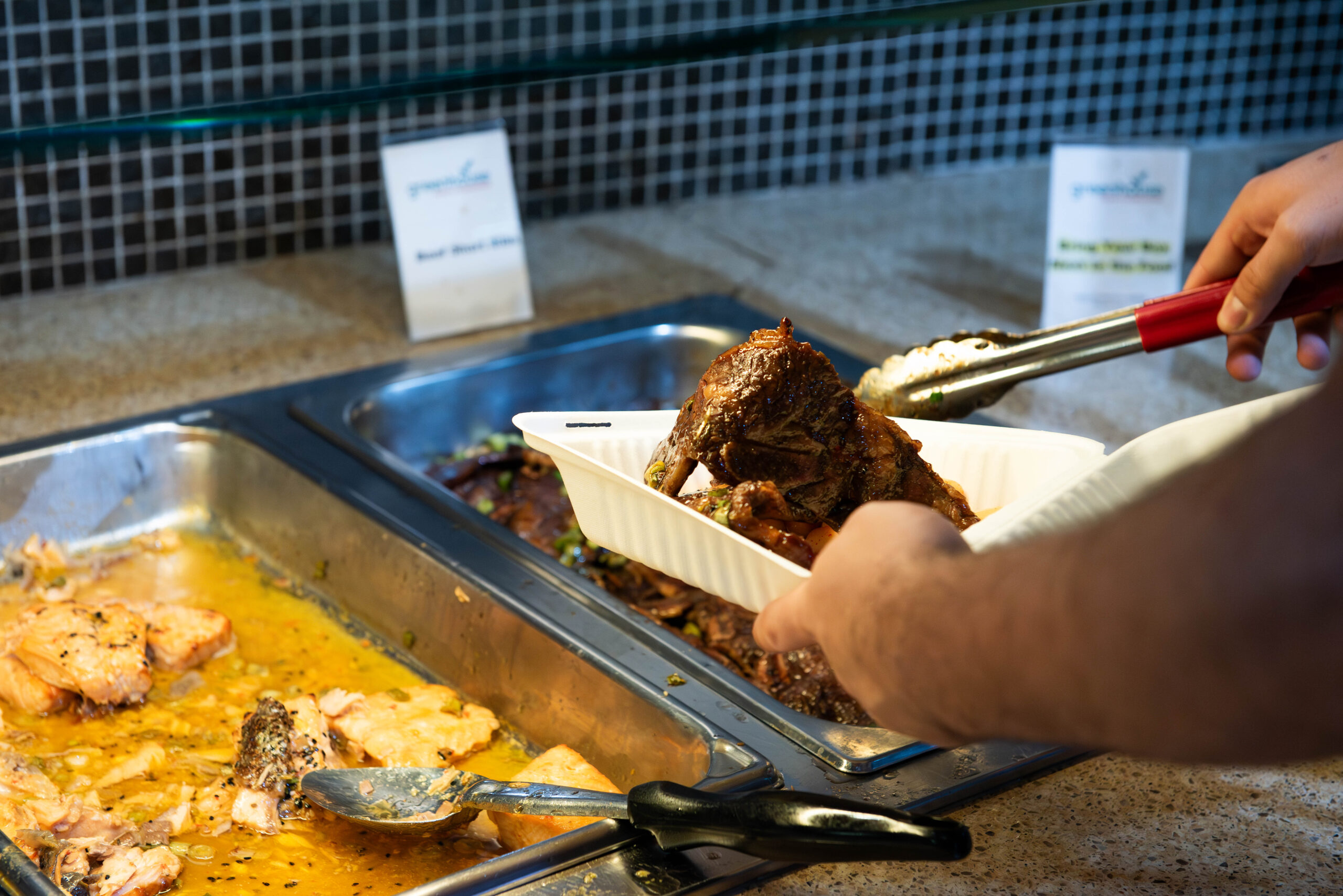 Top 5 best and worst foods at the UCLA dining halls – BruinLife