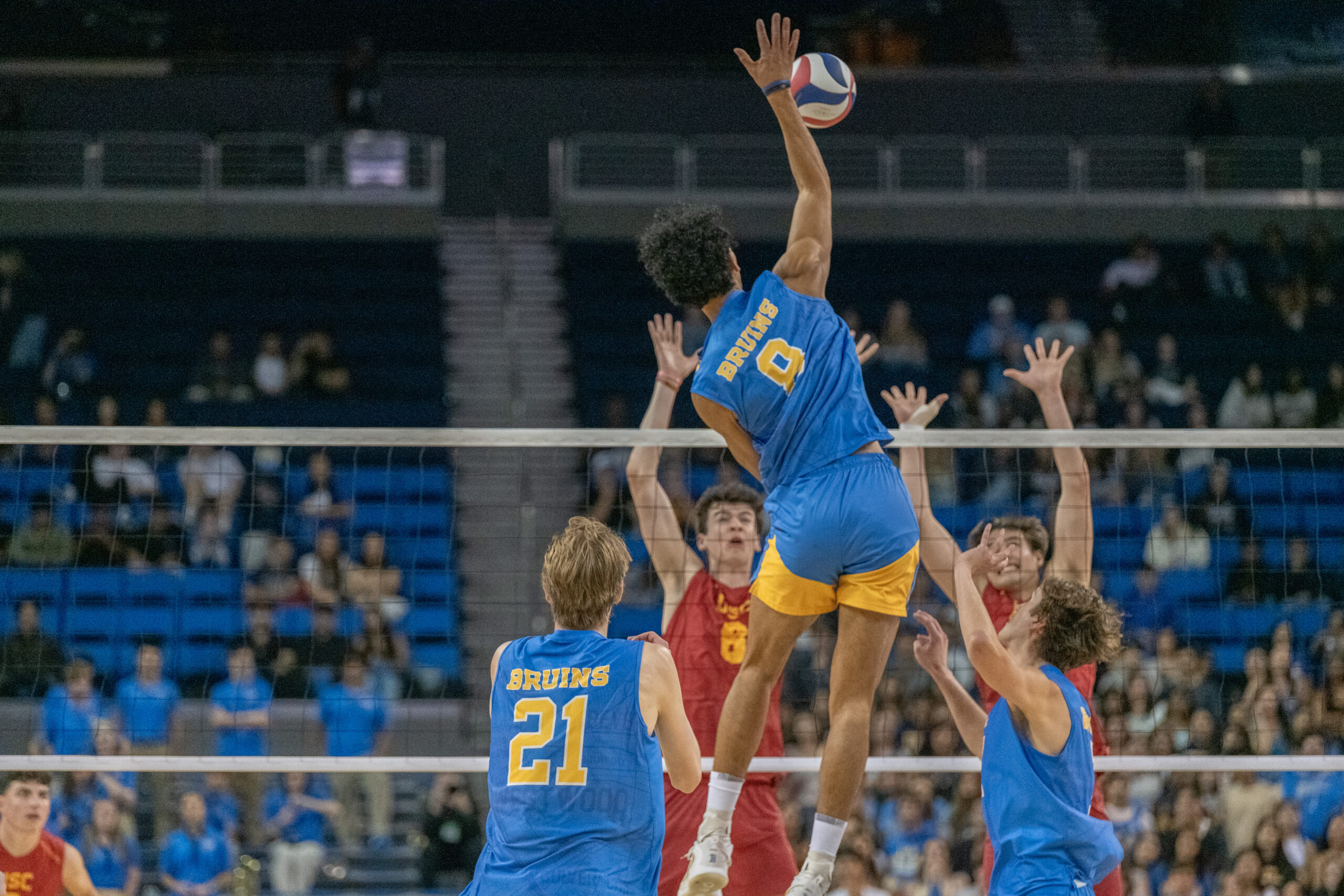 No. 1 UCLA men’s volleyball remains undefeated after back-to-back wins ...