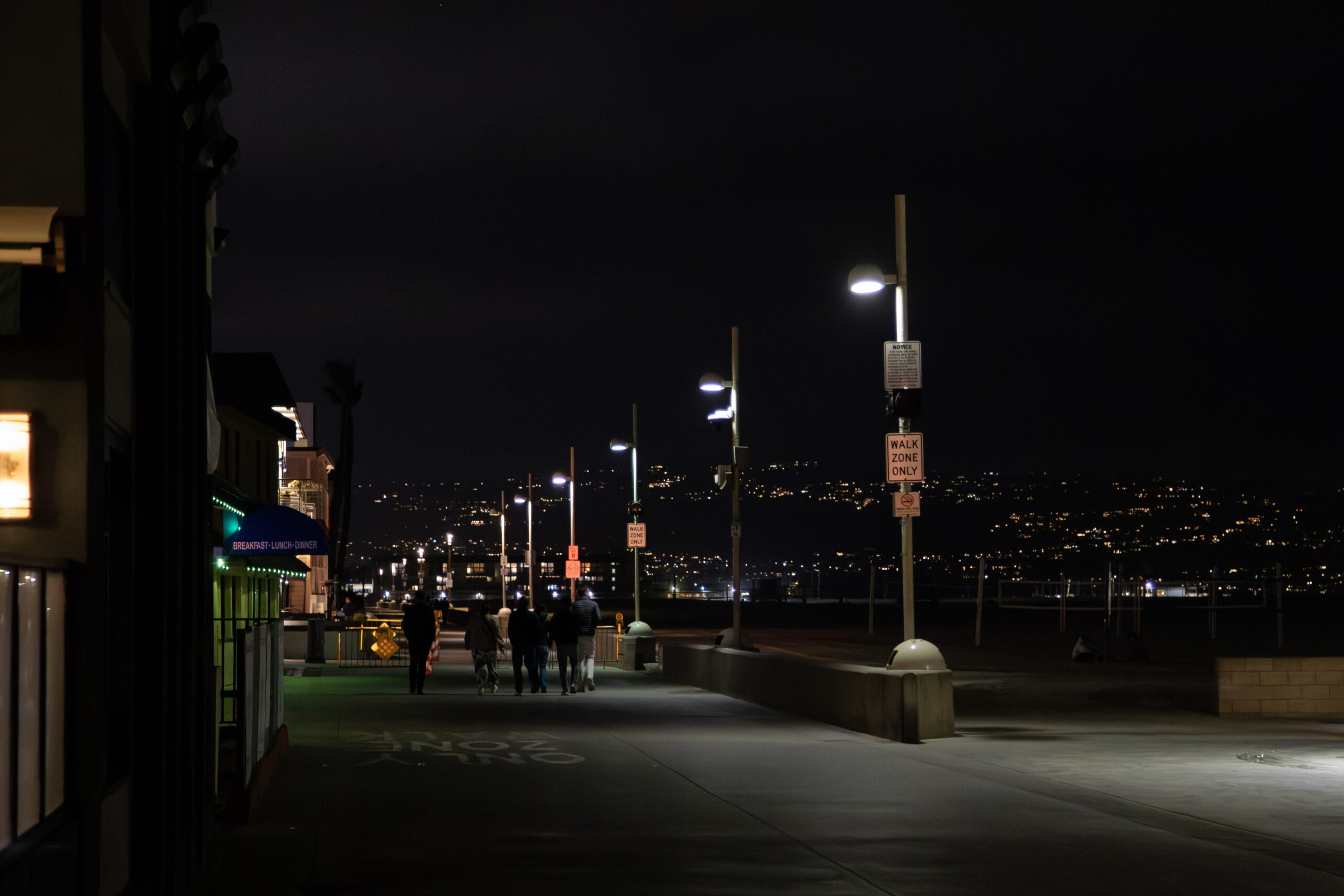 A lovely night at Hermosa Beach: See yourself in “La La Land” – BruinLife